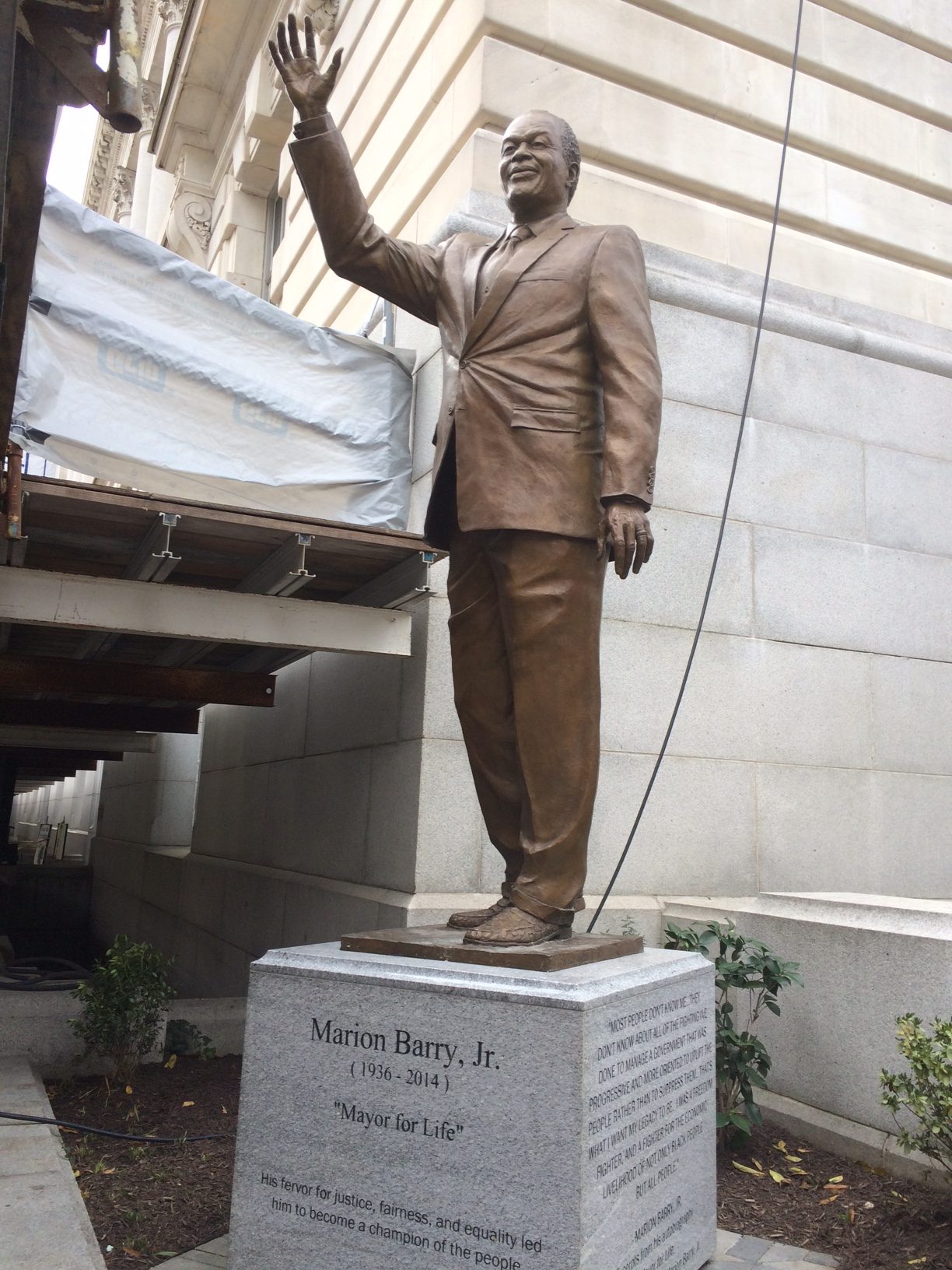 Walking by Mayor Barry’s statue – Rick Snider's Washington