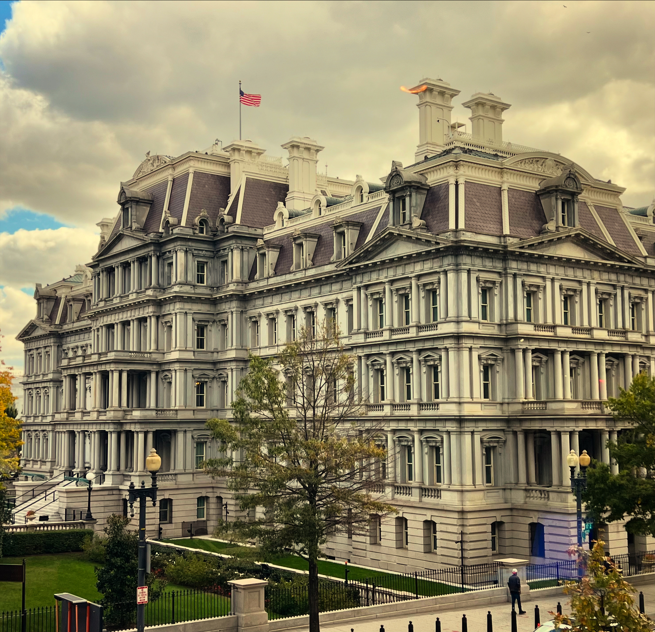Ghosts in the Eisenhower Executive Office Building delivering messages – Rick Snider's Washington